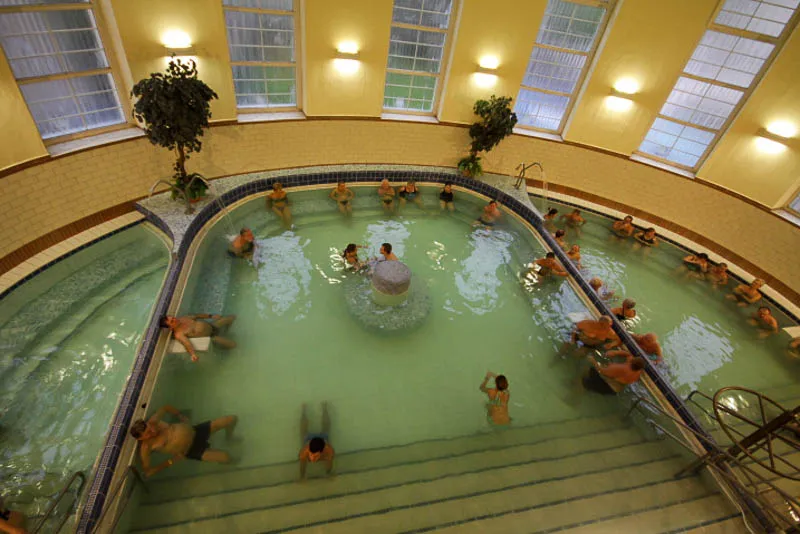 8 Best Thermal Baths in Budapest 2025 (Local's Guide)